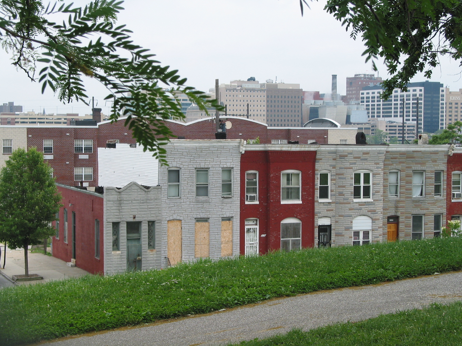 Locations Hub - Reggie Lewis Memorial Basketball Court/Collington Square