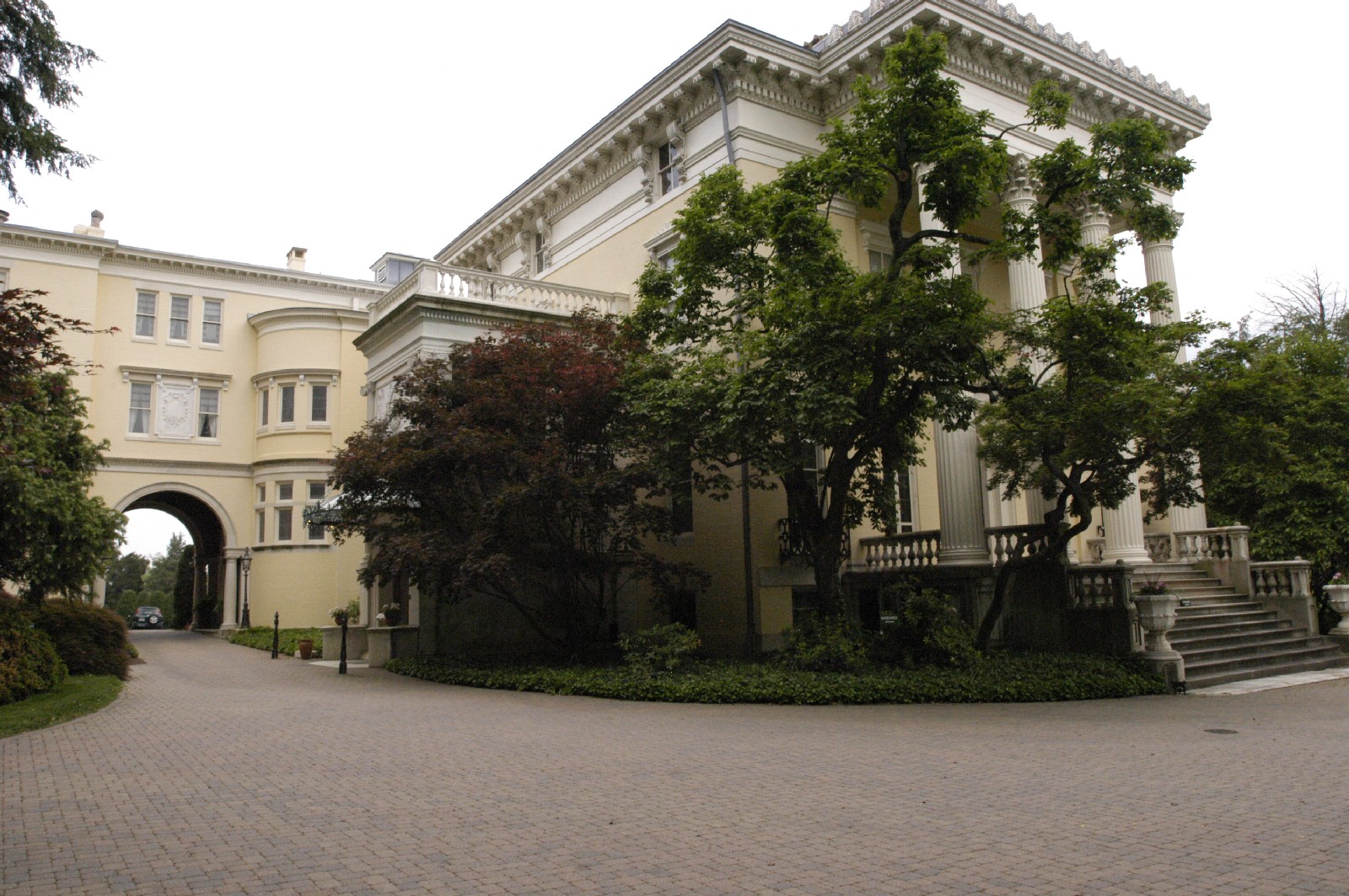 LocationsHub
