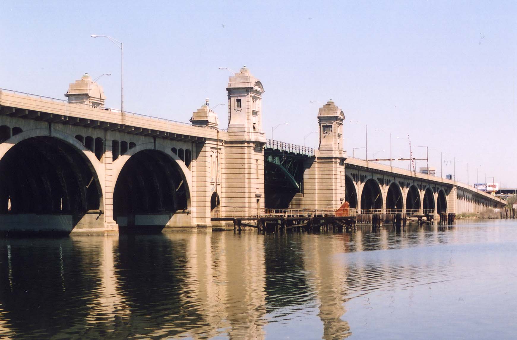 Locations Hub - Hanover Street Bridge, View from Harbor Hospital ...